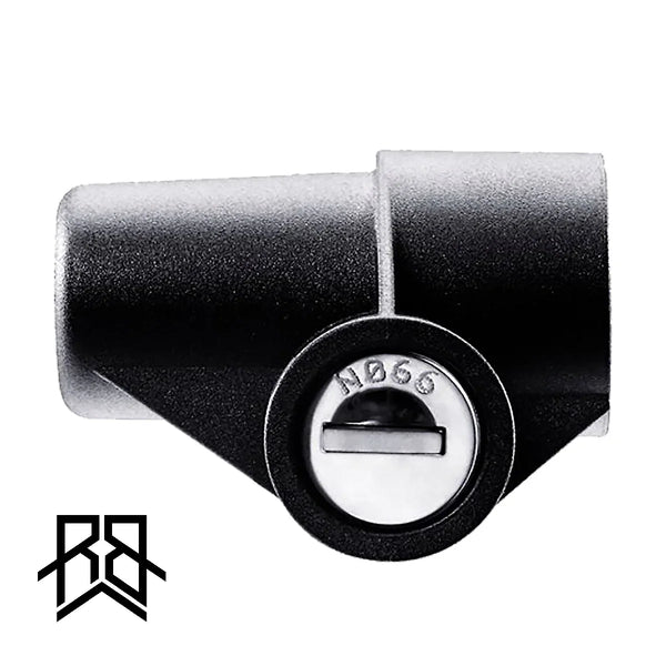 Thule Lock 957 – Roof Boxed