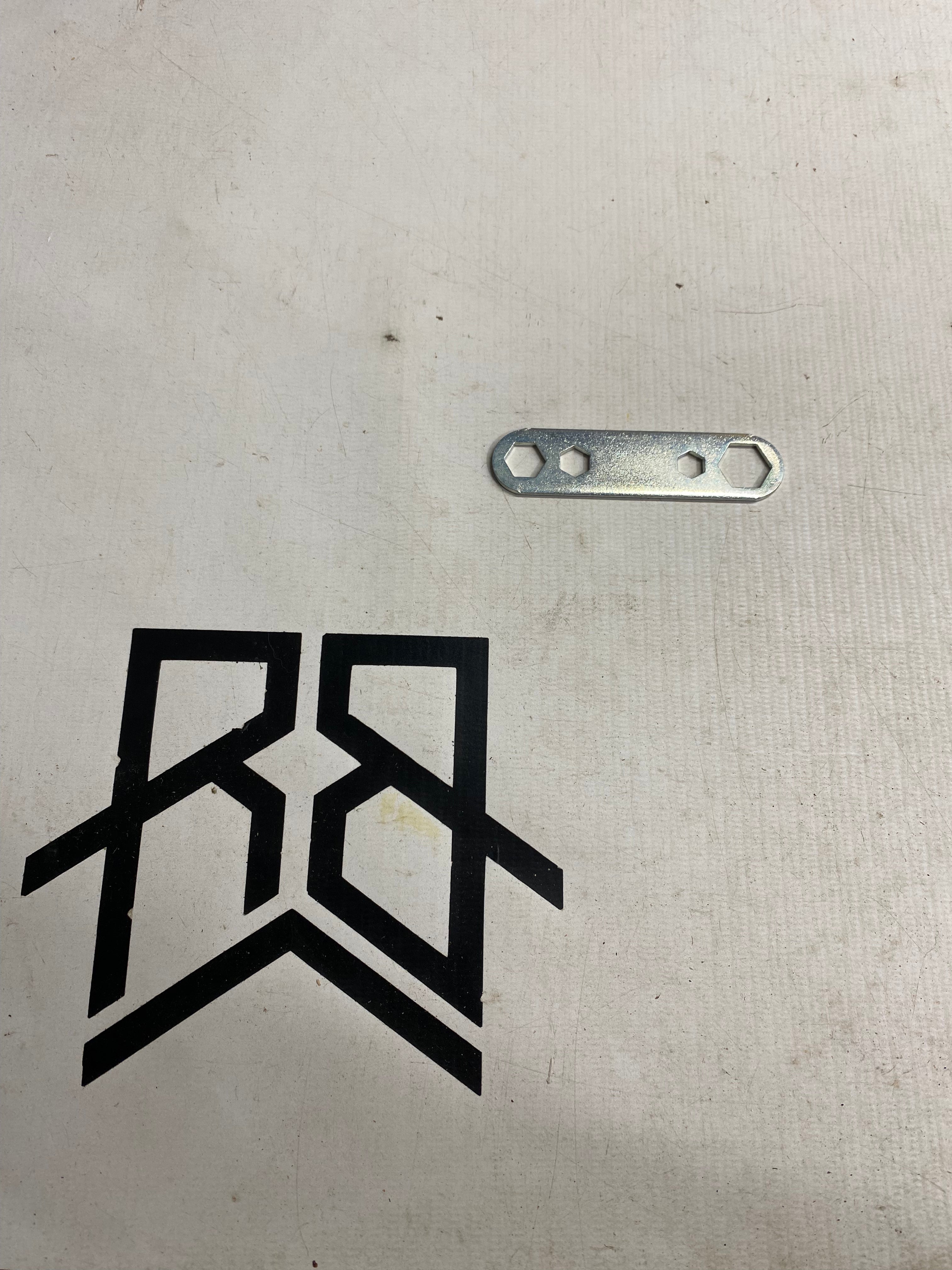 Thule 50273 - Spanner – Roof Boxed