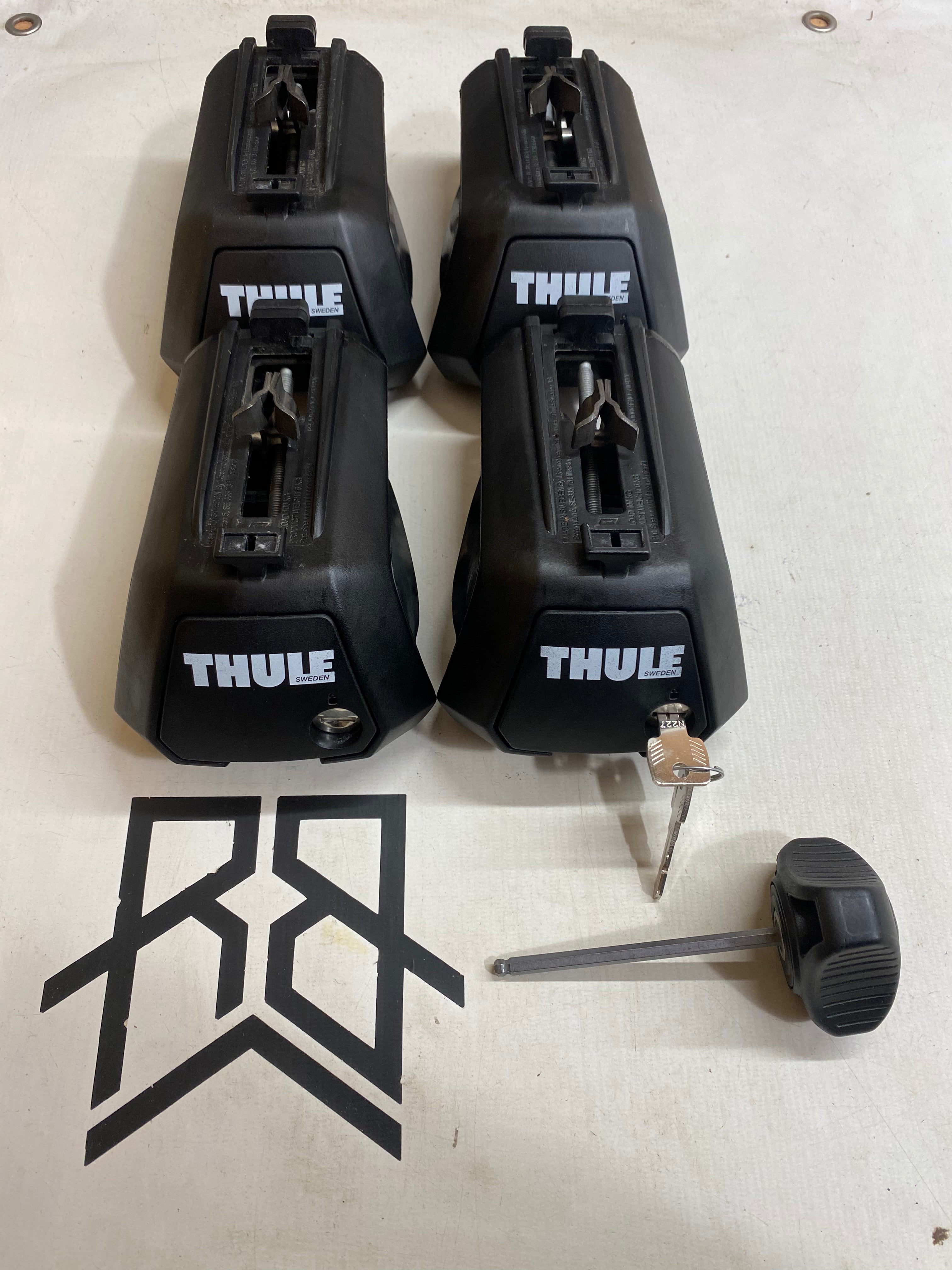 Thule 7104 – Roof Boxed