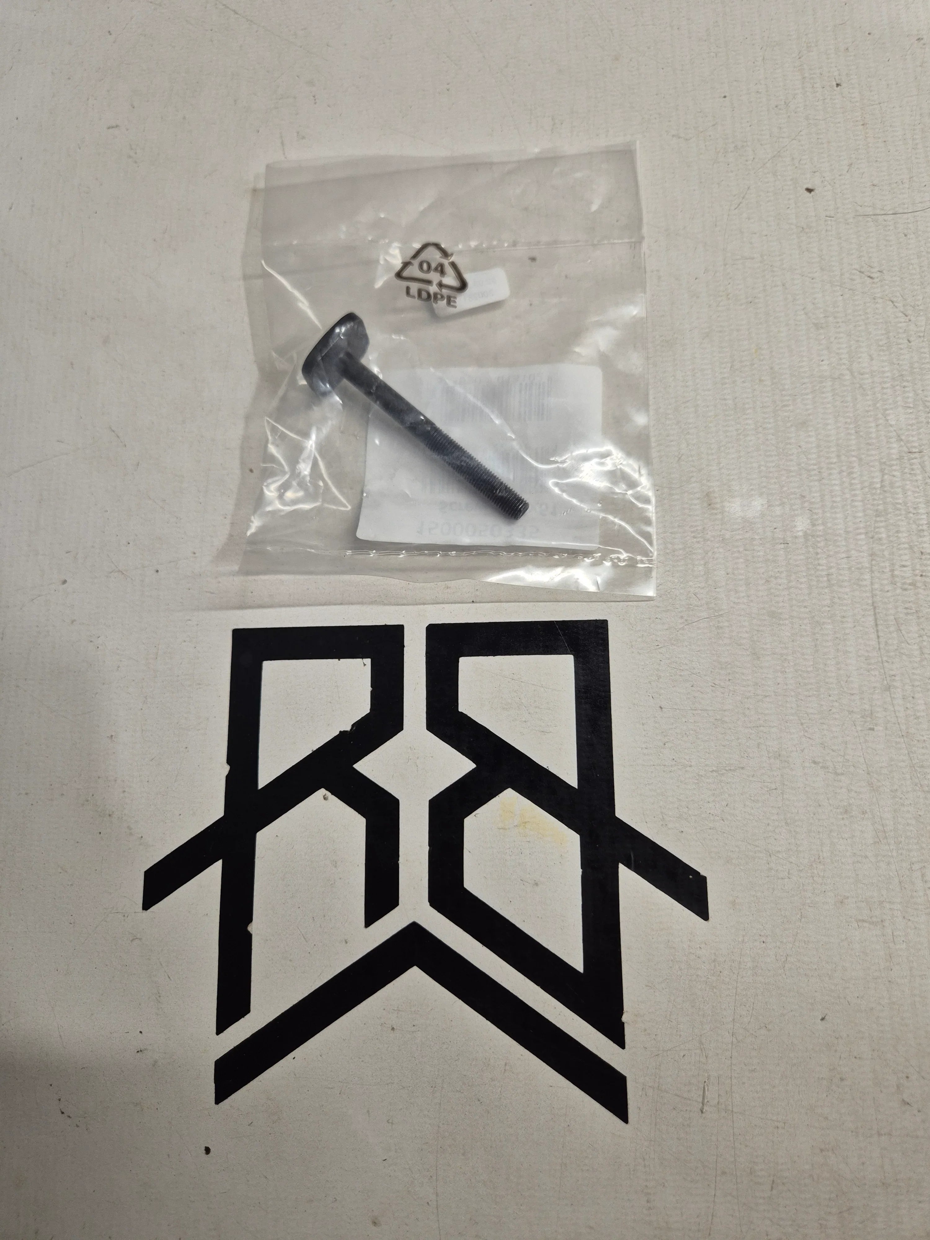 Thule 50335 - T Track Bolt – Roof Boxed