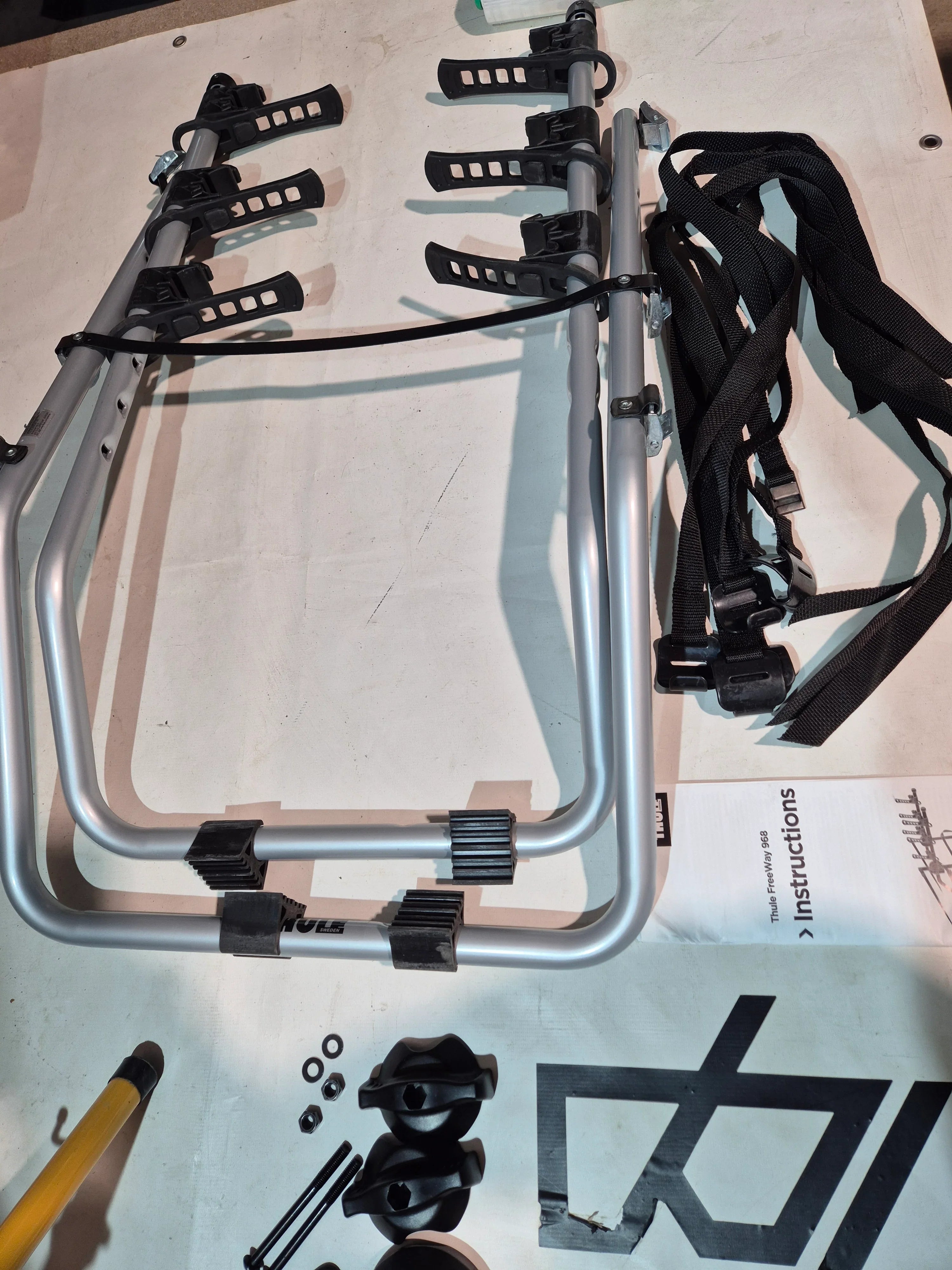 Thule 968 Freeway – Roof Boxed