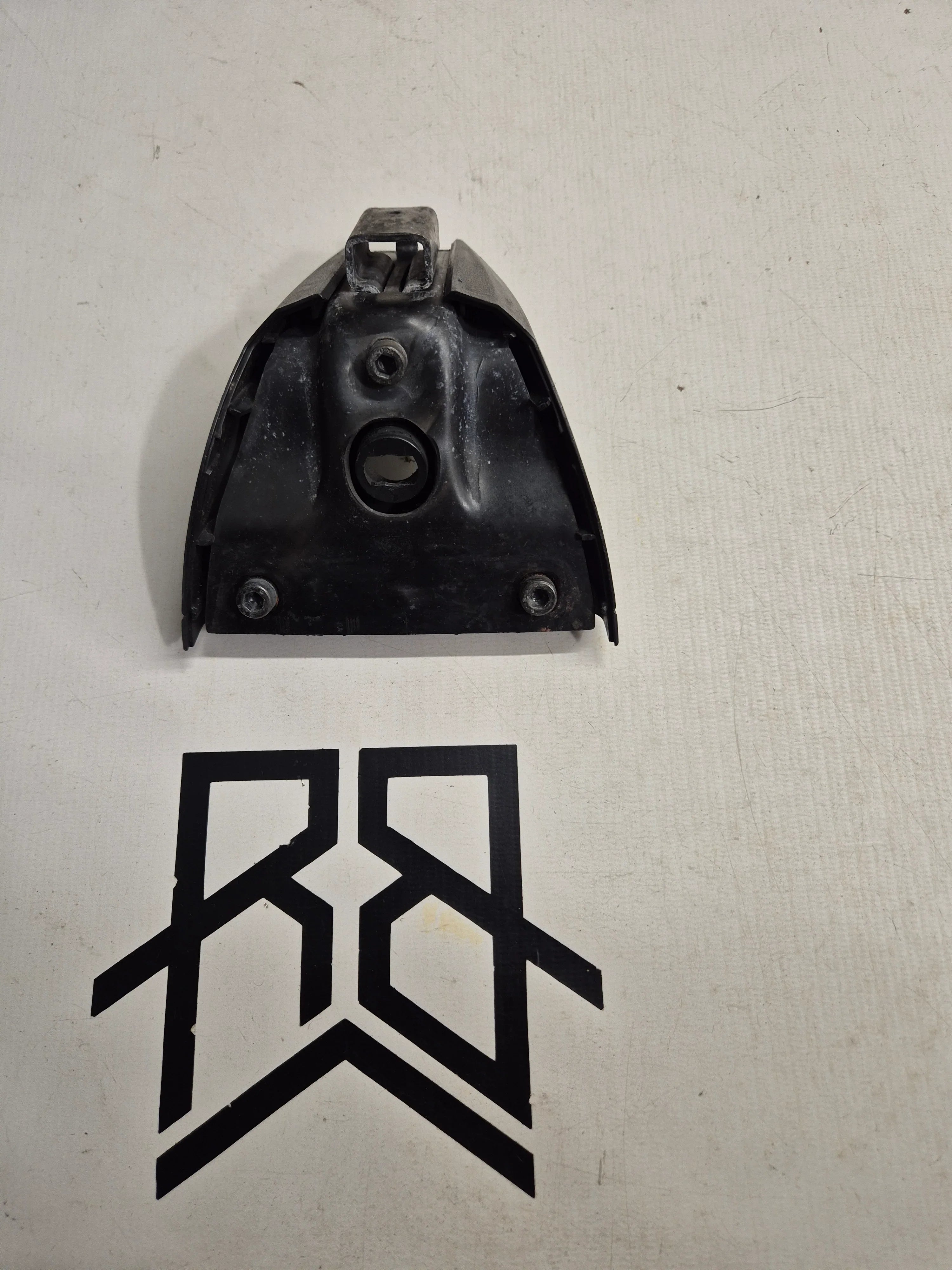 Thule 50003 - 751 Footpack Spare rear section with bolts – Roof Boxed